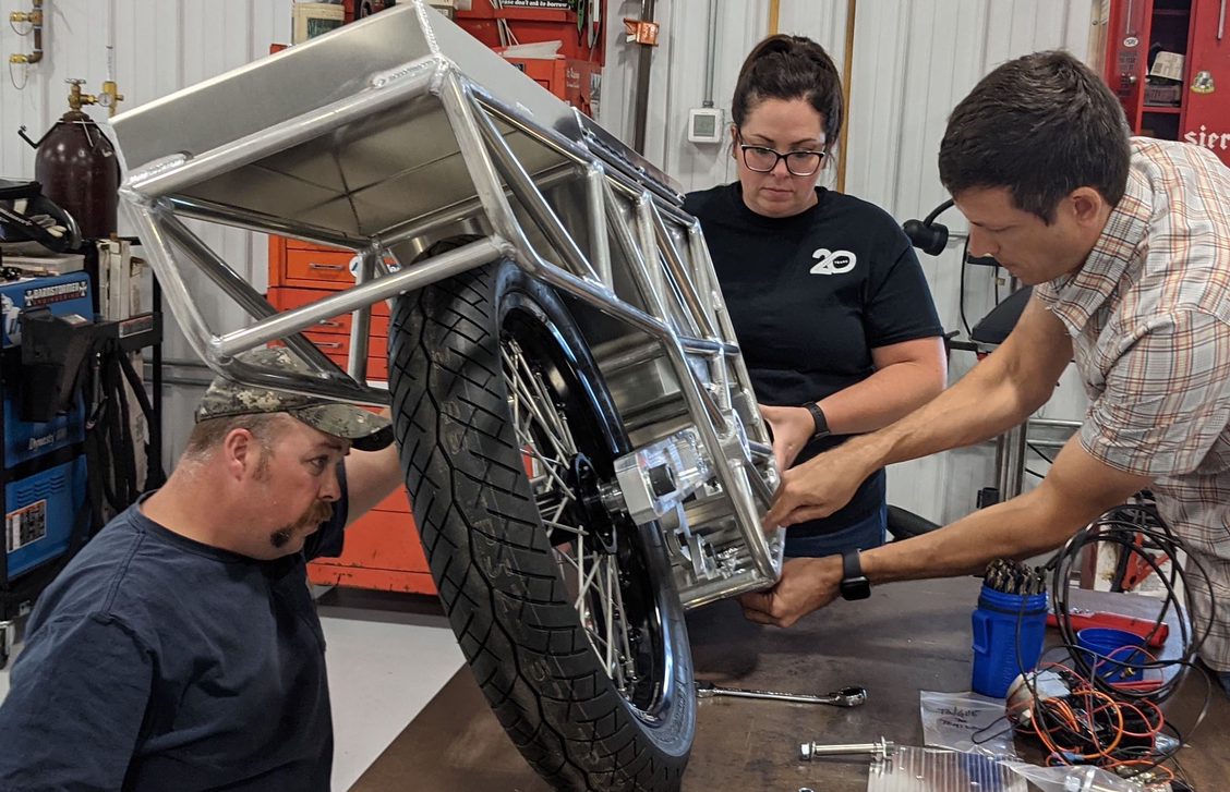 A quick Look at Assembling the First ADV1 Prototype - Pasq Adventure